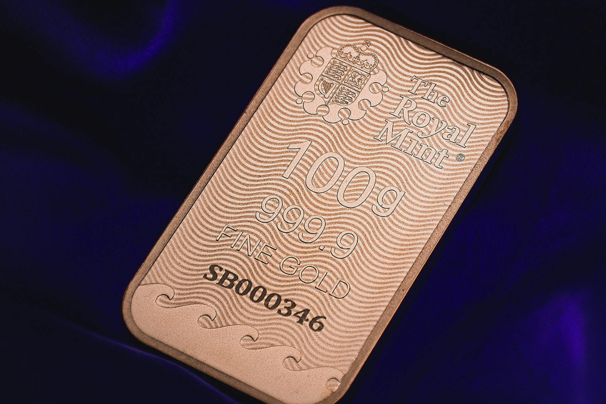 Pensioner's £10,000 Gold Bar VANISHES in Royal Mail Special Delivery ...