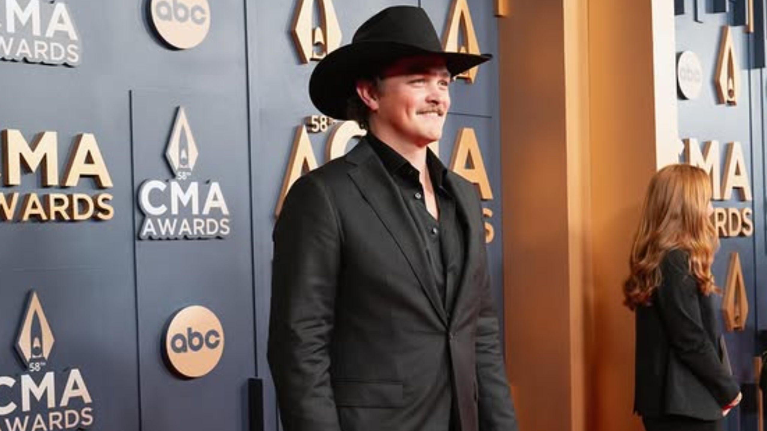 Country Artist Zach Top Goes from Small-Town Singer to Cash King as ...