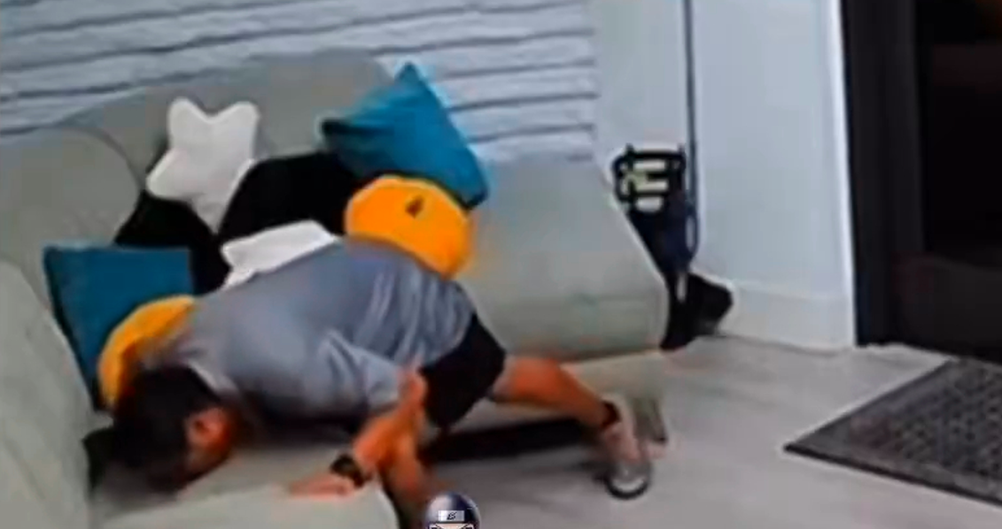 'Weird' Netizens React to Disturbing Viral Footage of Man Covertly ...