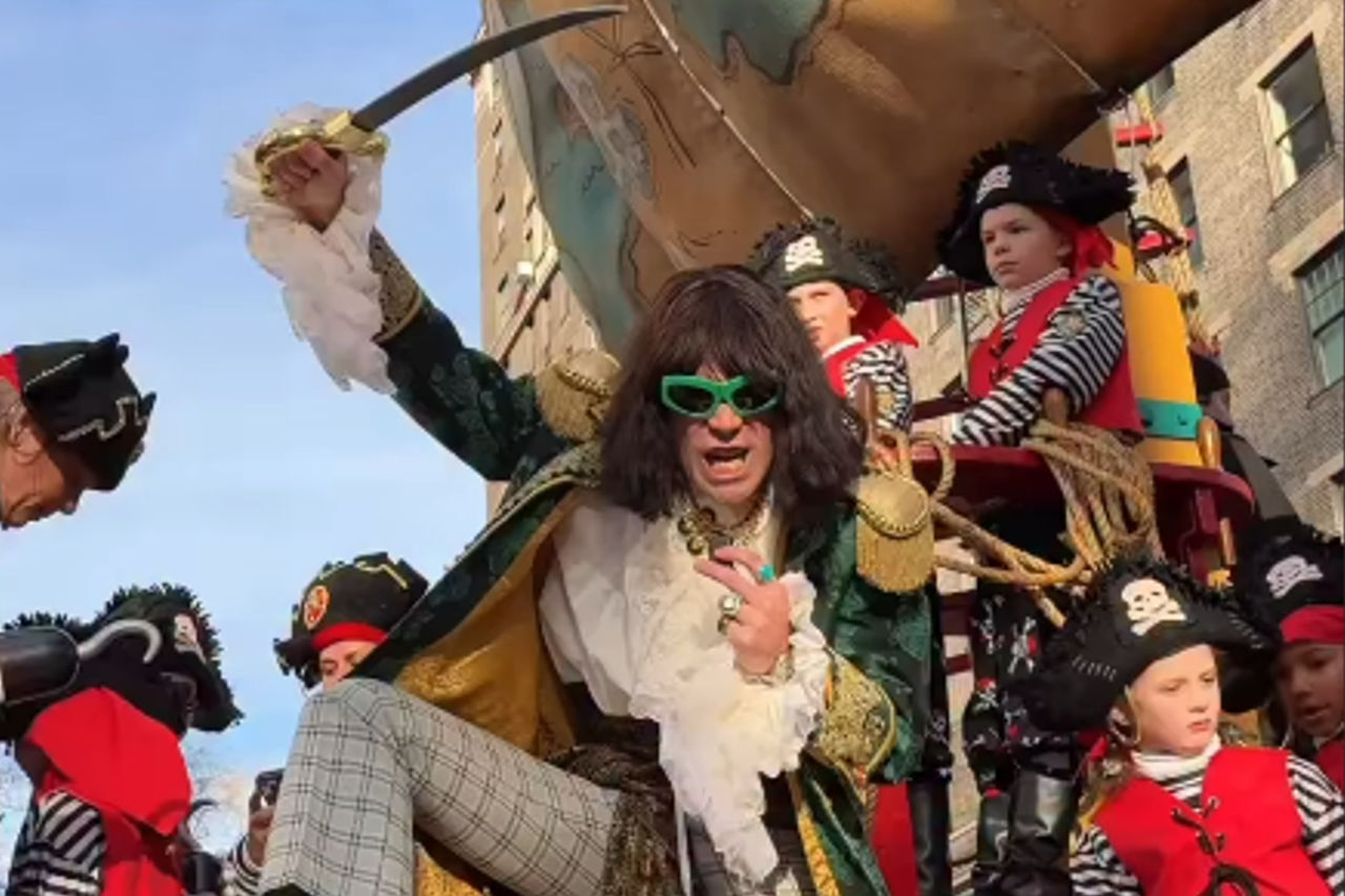 Mr. Fantasy Takes Over the Macy's Thanksgiving Day Parade — Here's Why ...