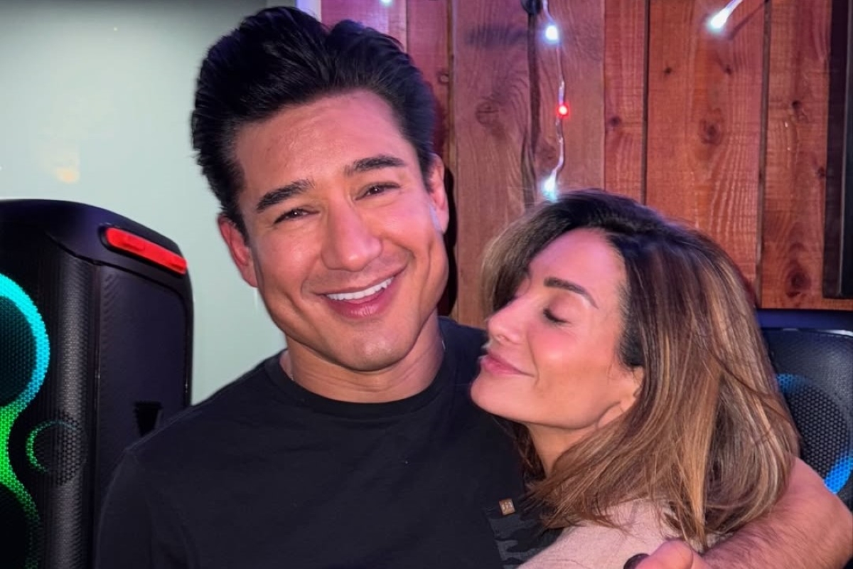 10 Loved-Up Photos Showing Mario Lopez and Wife Courtney's 13-Year ...