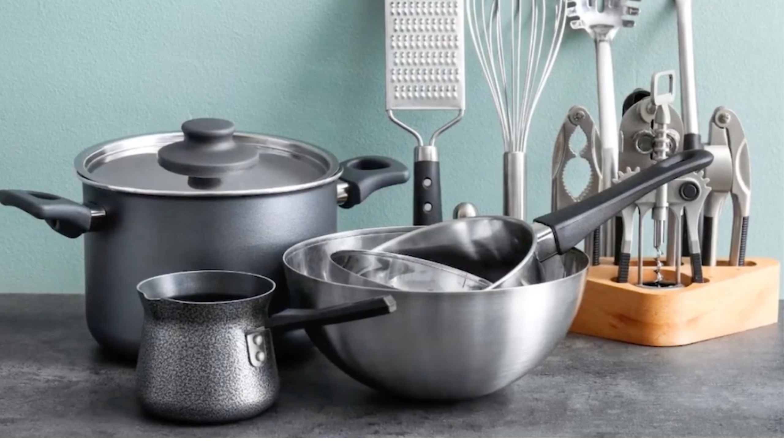 Throw Away Your Old Pots NOW — FDA Issues Chilling Lead Warning Over ...