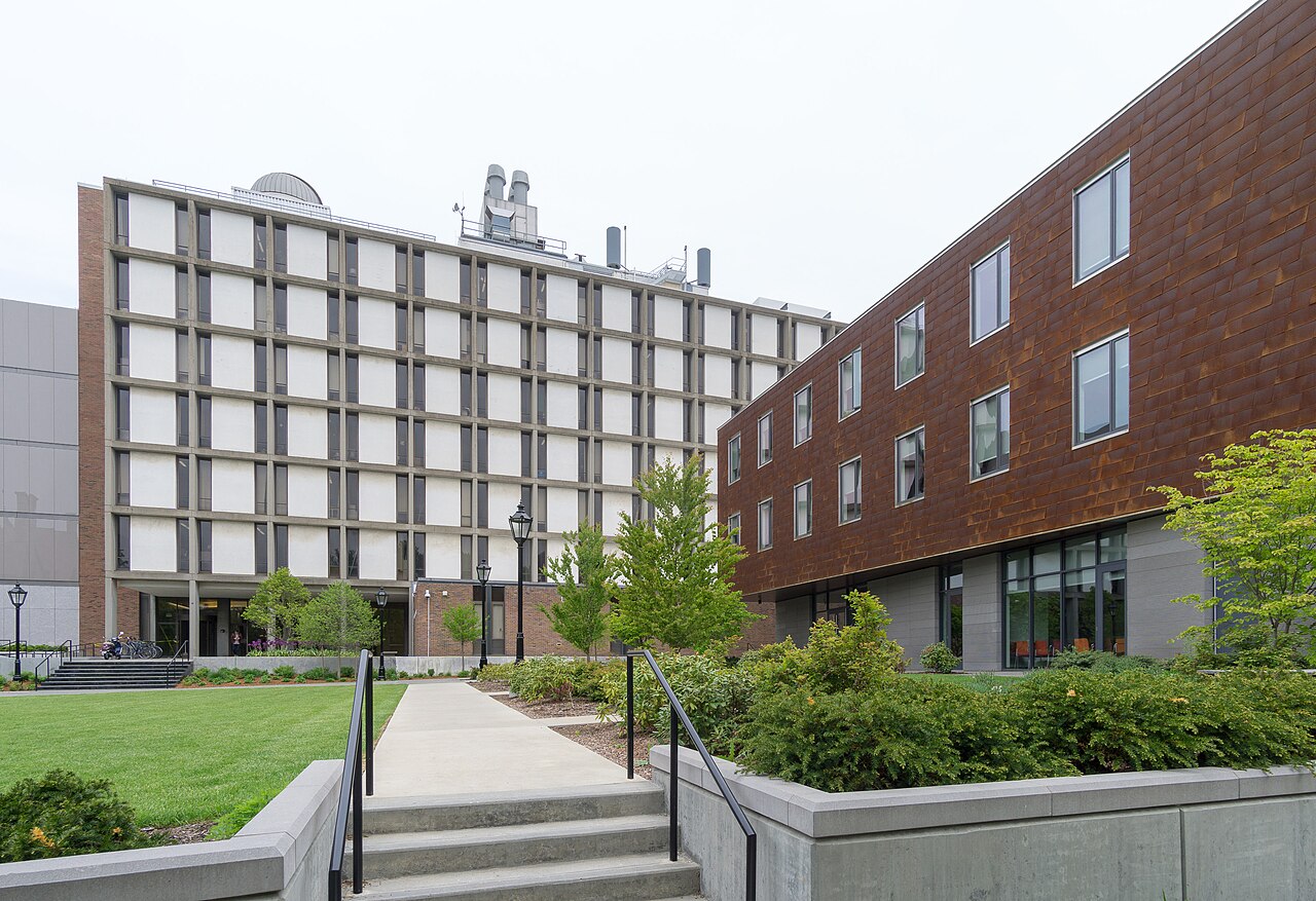 What We Know About Claudio Neves Valente and How Reddit Unmasked the ...