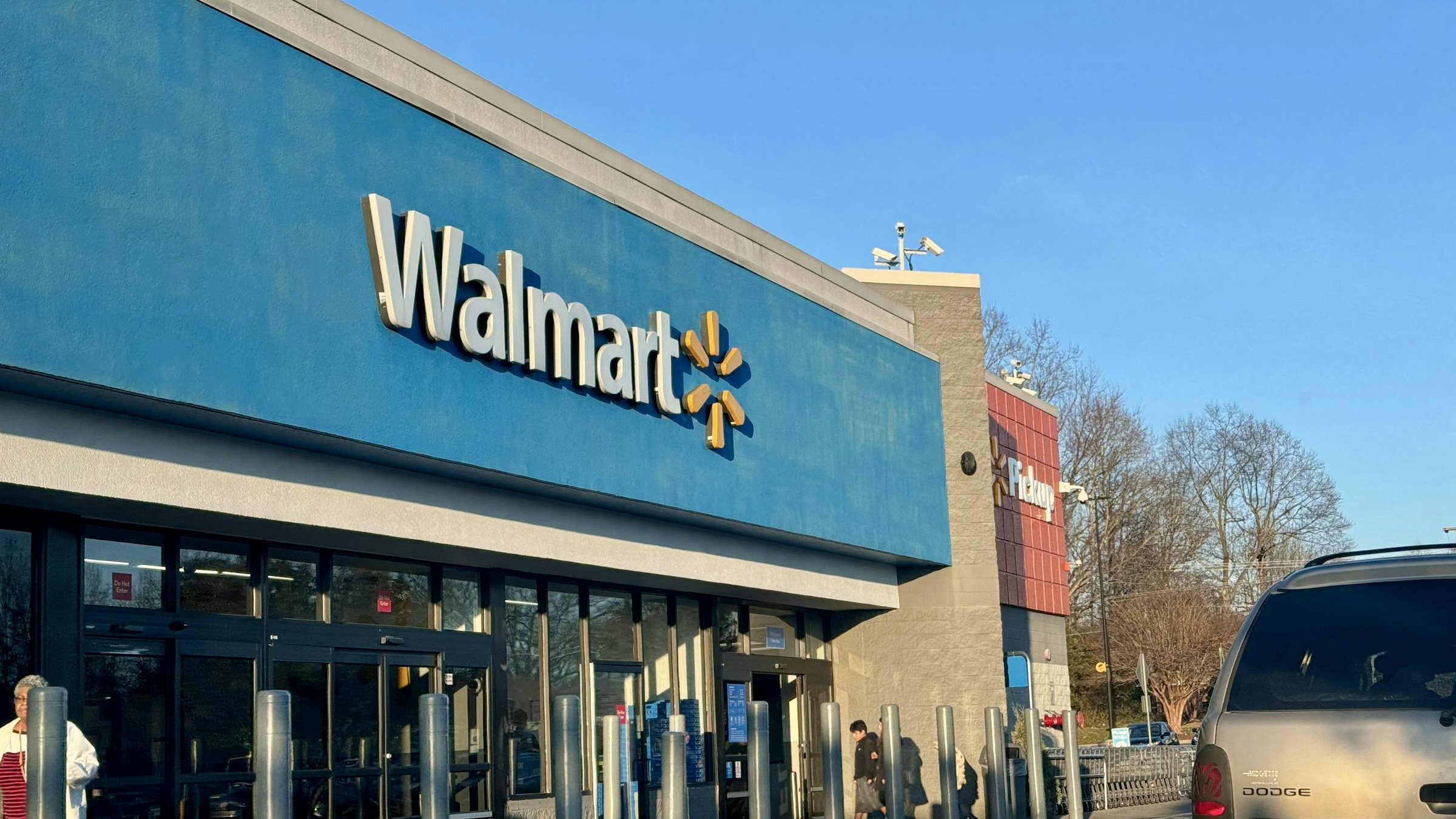 Is Walmart Open on Christmas Day? Store Hours Update Every Shopper ...