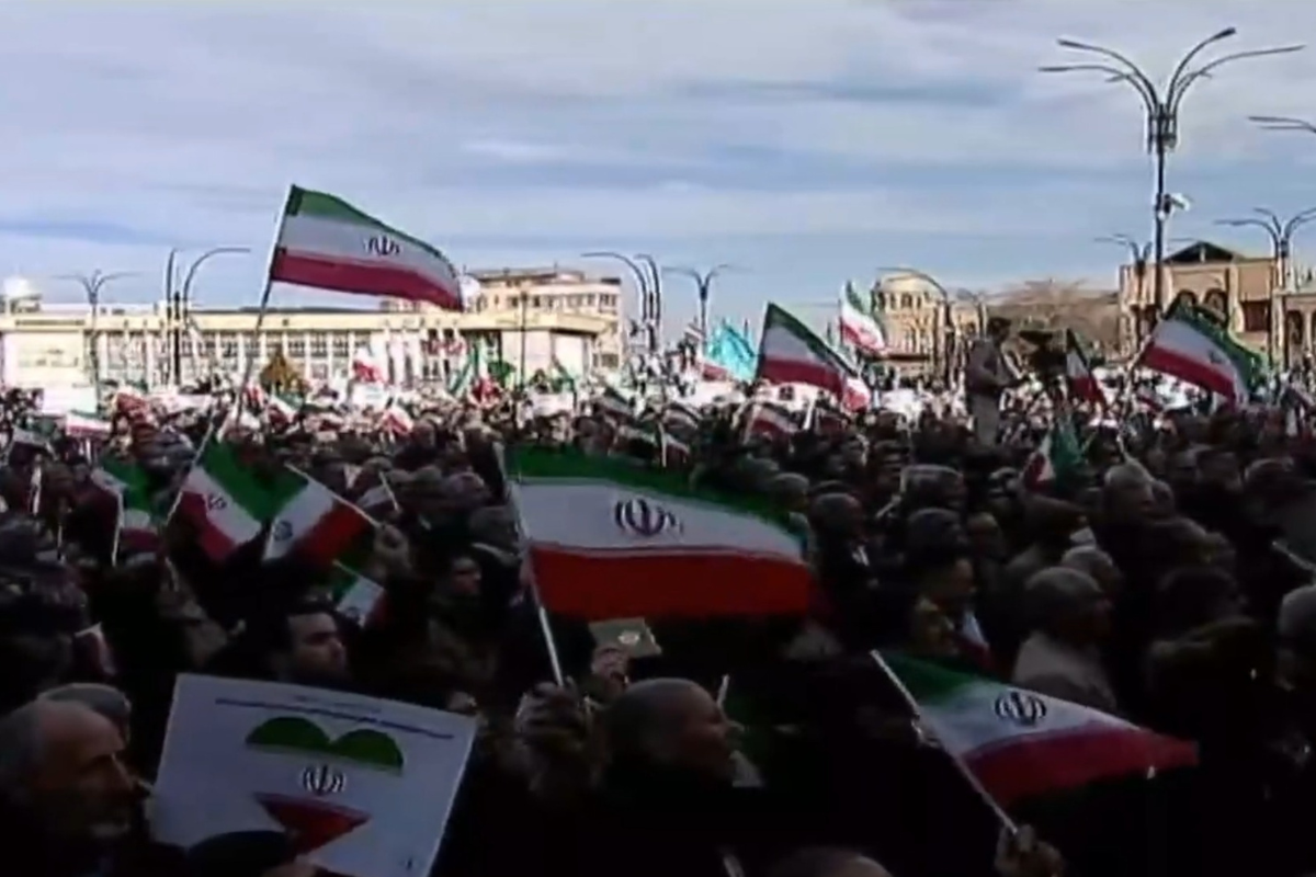 Musk Offers Free Starlink in Iran, Where Using It Can Get Citizens ...