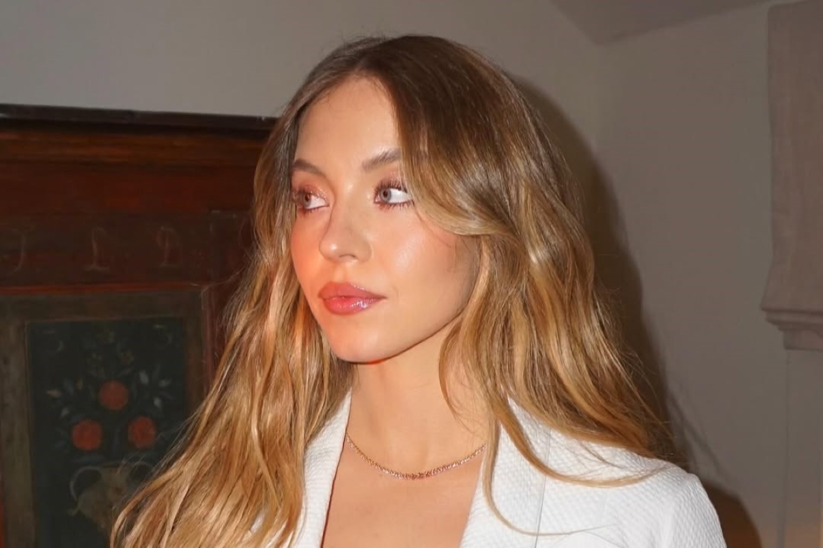 Sydney Sweeney Ditches 2026 Golden Globes but Stuns in Ribbon-Draped ...