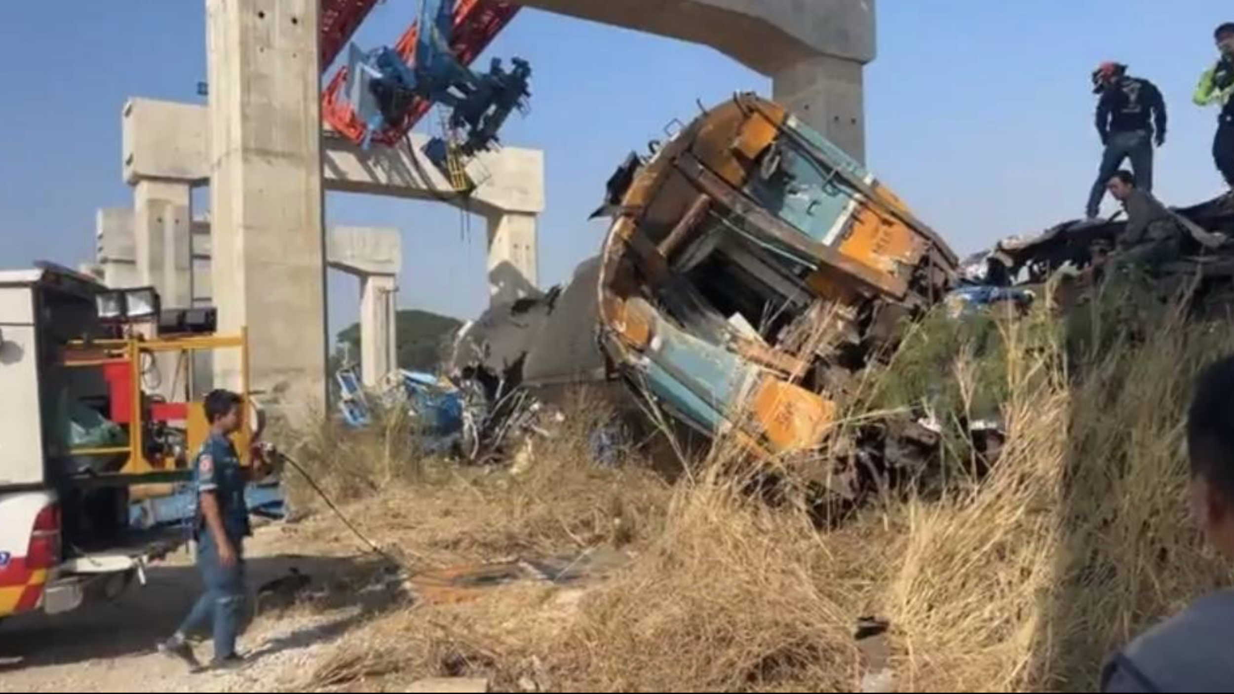 Crane Crushes Bangkok-Ubon Train, Killing 29 in Thailand Rail Disaster ...