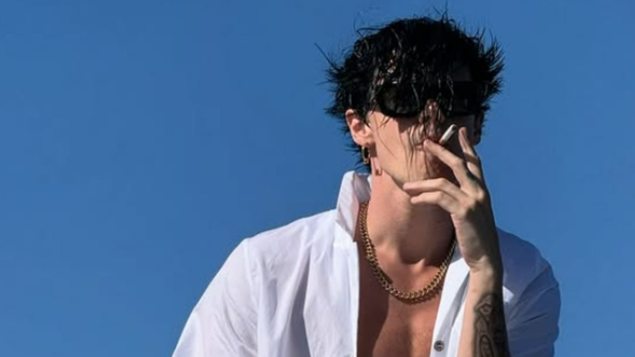 Yungblud Kicks Guys Out of His Concert After Catching Them Harassing ...