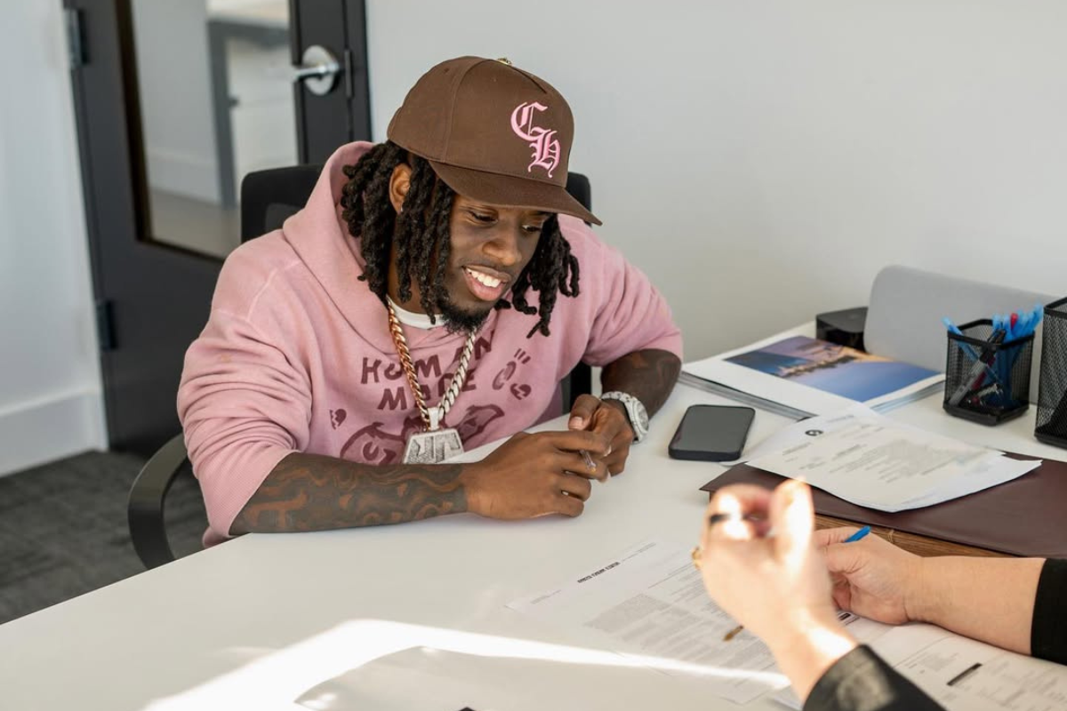 Kai Cenat Gets Real About His Reading Journey—And Fans Are Praising His ...