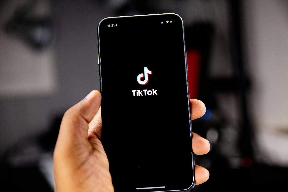 Is TikTok Down? Thousands Report Outage as US Ownership Deal Takes ...