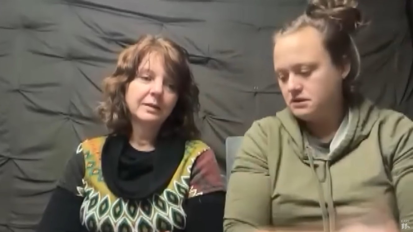 Minnesota ICE Detainees Claim They Helped Agent Through Seizure While ...