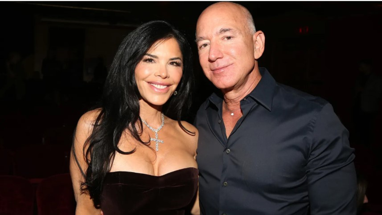 Is the Jeff Bezos-Lauren Sánchez Romance Fading? Experts Highlight 'Red ...