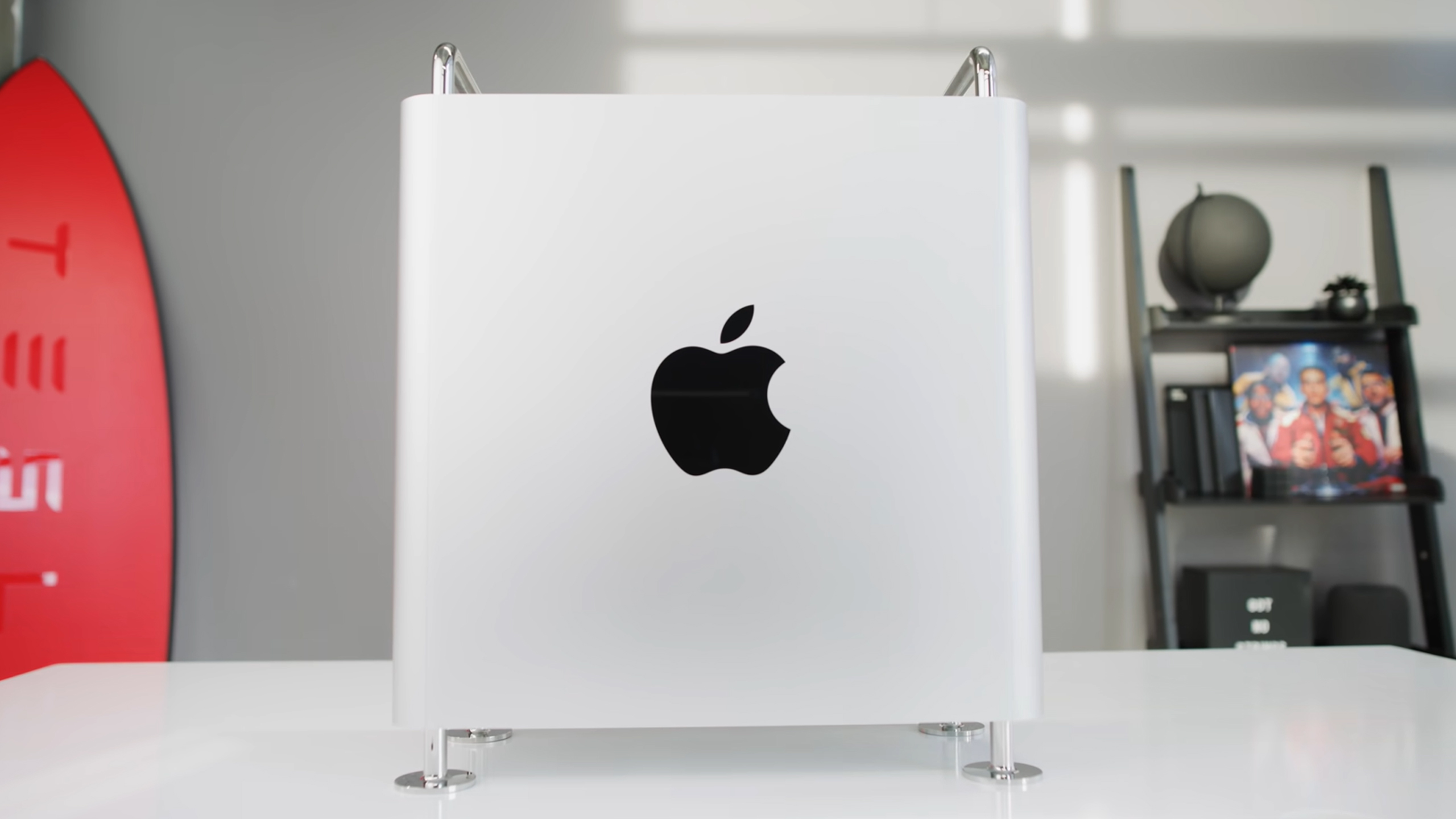 Apple Kills Mac Pro as 'Superior' Replacement Claims Its Pro Territory ...