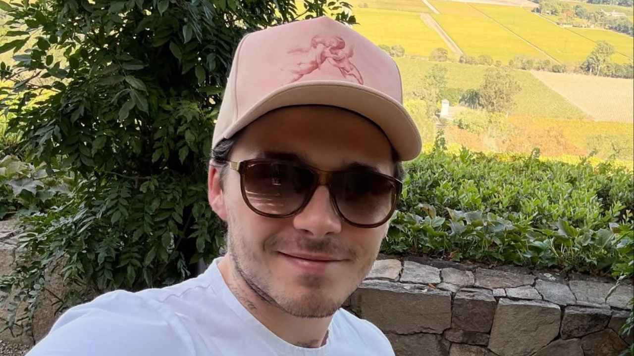 Minutes From His Mansion Brooklyn Beckham Refuses To Walk Down The