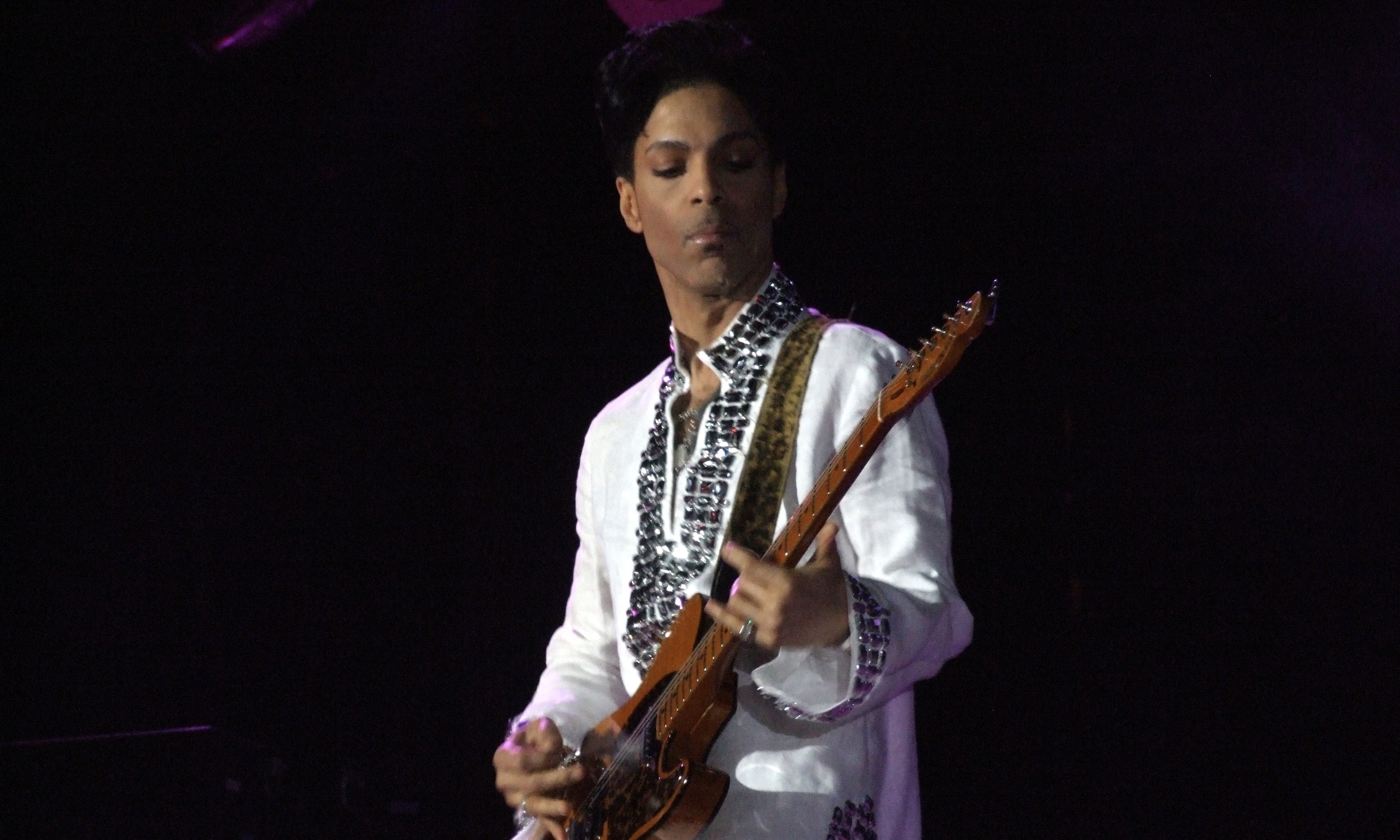 How Did Prince Die? Cause of Death and New Bombshell Claims From His ...