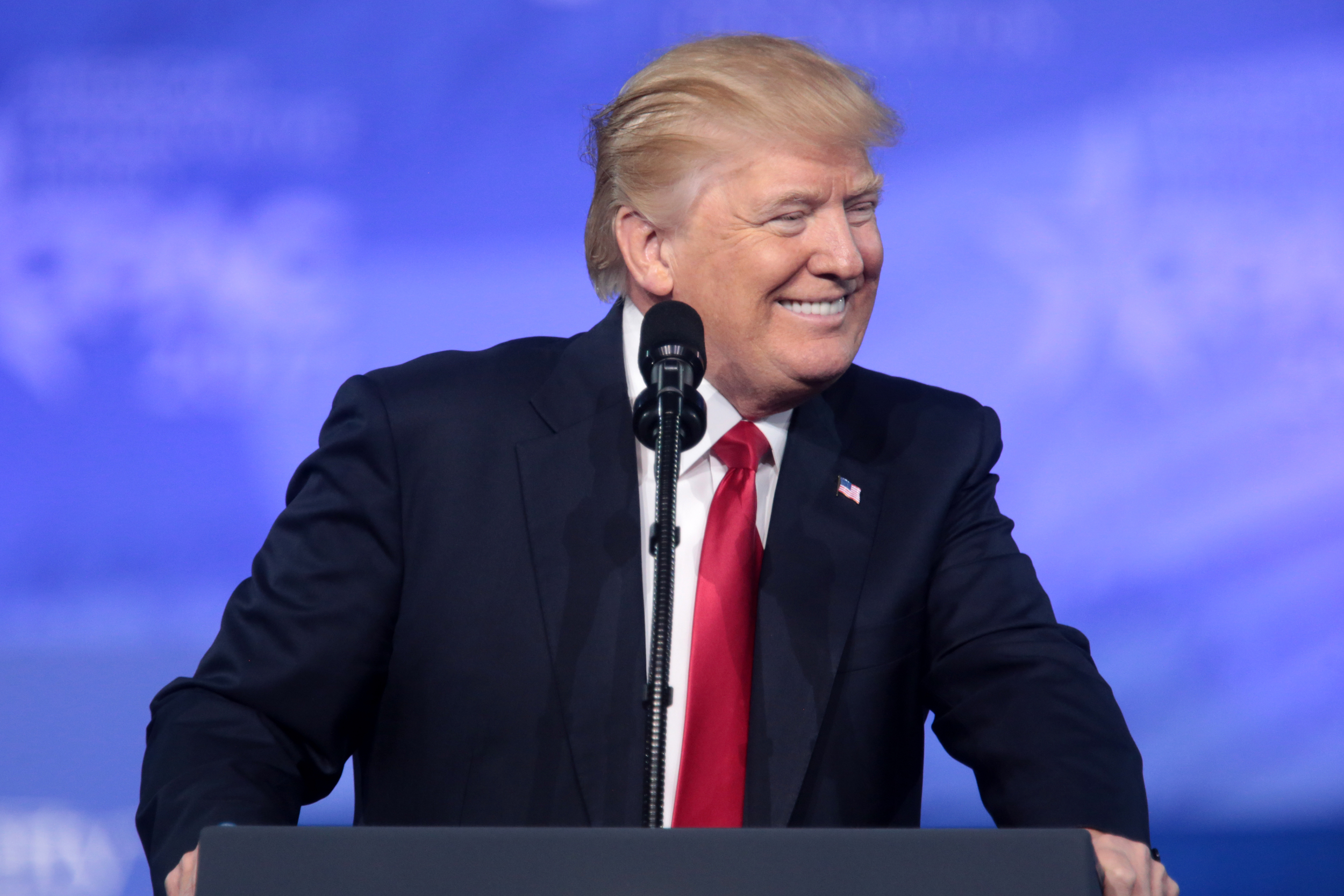 Trump Claims MSG Loved Him After Being 'Thunderously Booed' Next to ...