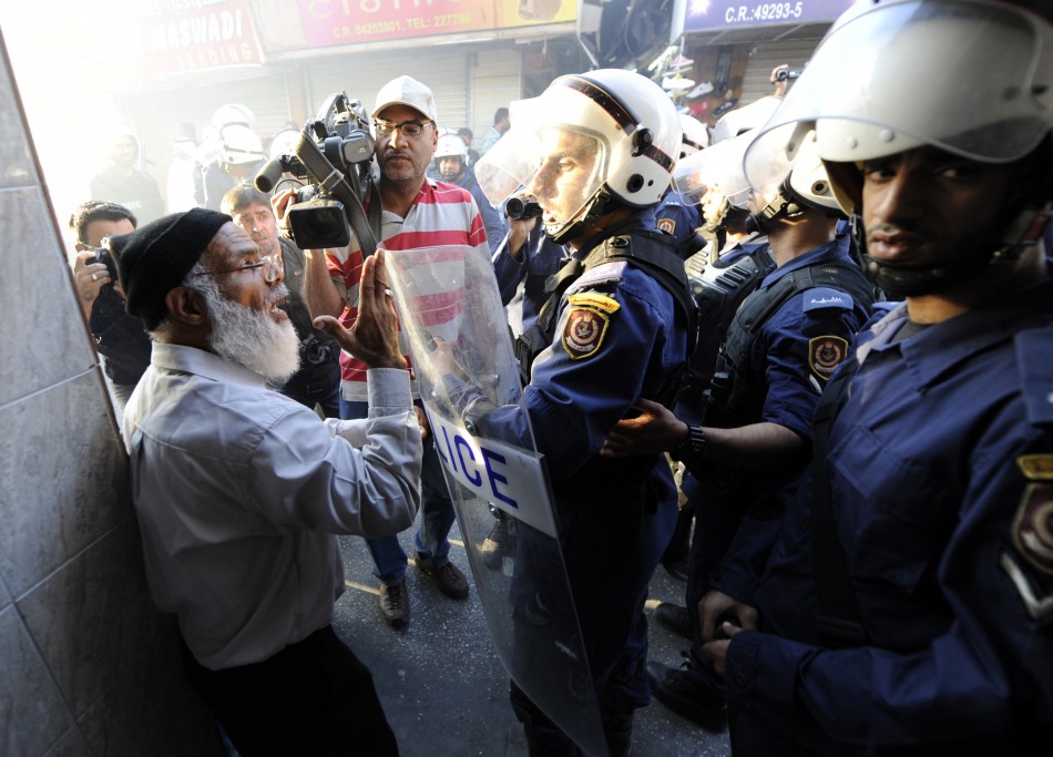 Bahraini Policeman Killed by Bomb Blast during Protests
