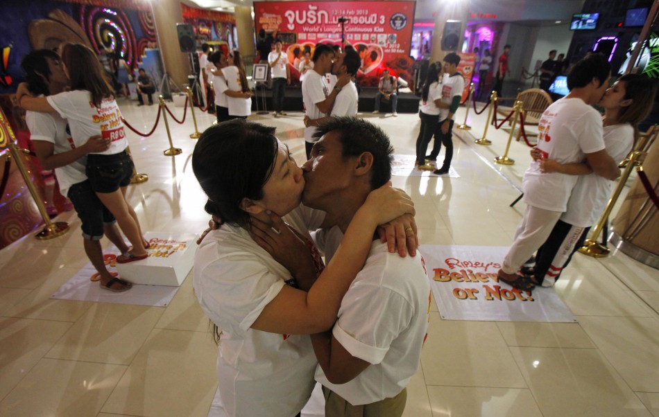 Valentine's Day: Contest for Guinness Record for World's Longest Kiss ...