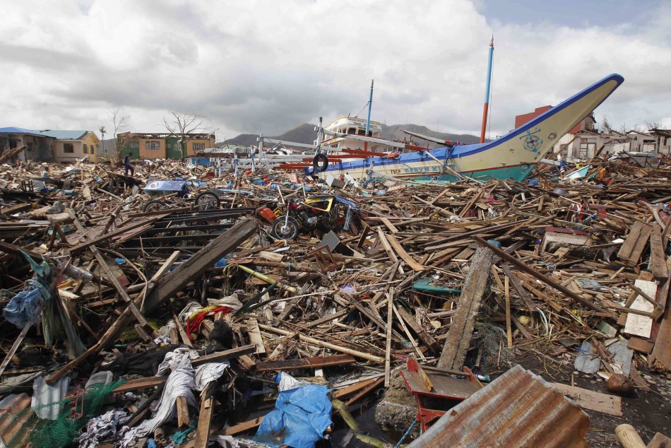 Typhoon Haiyan Aftermath: Emergency Declared in Tacloban over Looting ...