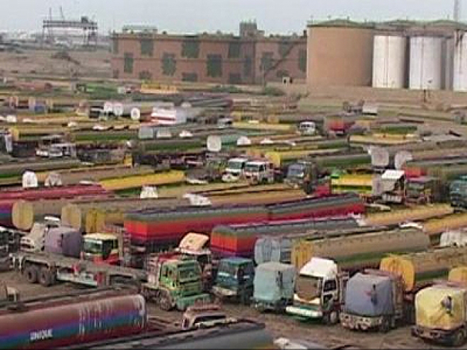 NATO convoys resume through Pakistan to Afghanistan | IBTimes UK