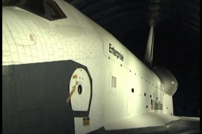 Space shuttle goes on display in New York | IBTimes UK