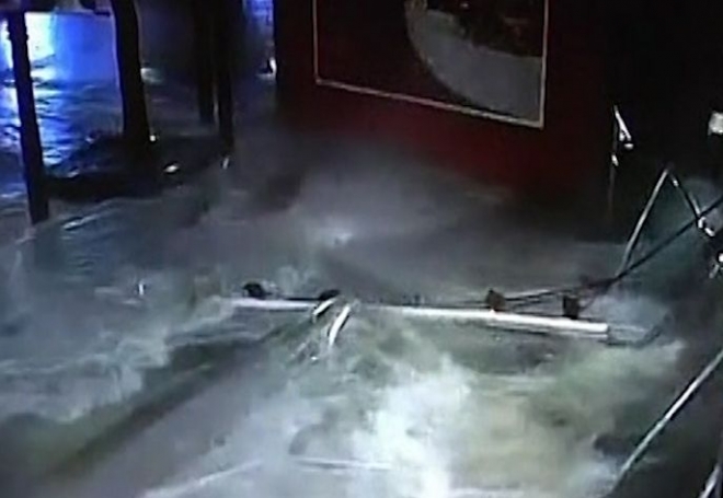 Aquarium explodes in Shanghai shopping centre | IBTimes UK