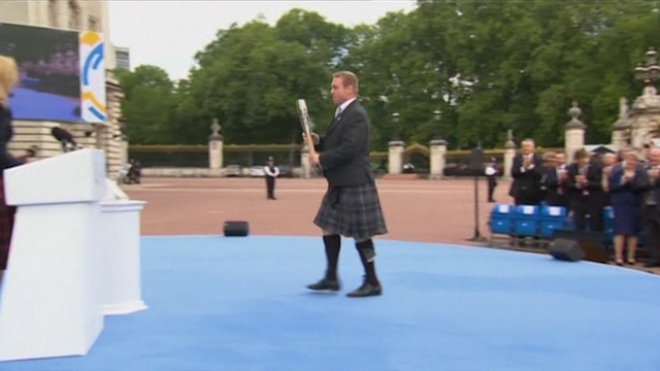 Queen Launches Commonwealth Baton Relay | IBTimes UK